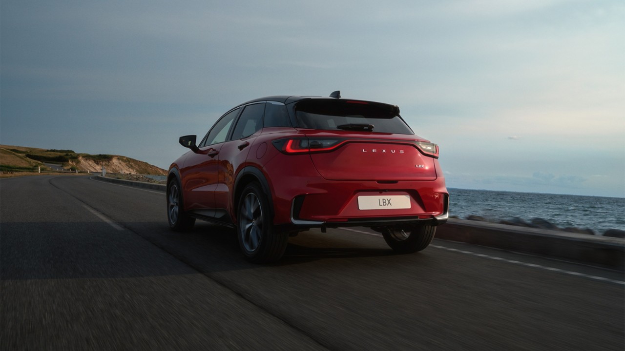 LBX Samoładujący hybrydowy napęd elektryczny | Lexus Polska