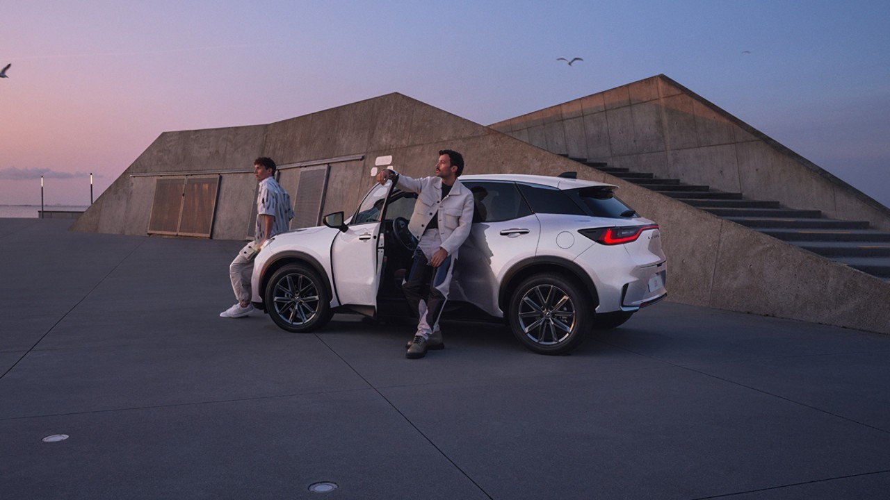 LBX Samoładujący hybrydowy napęd elektryczny | Lexus Polska